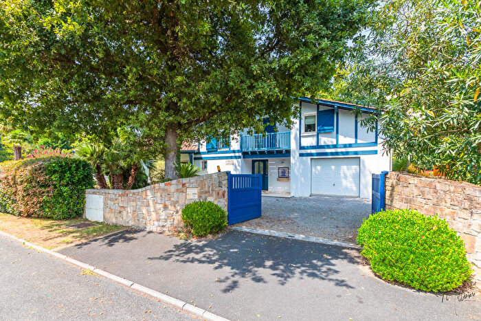 Maison à vendre - Bassussarry - 6 pièces - 4 chambres