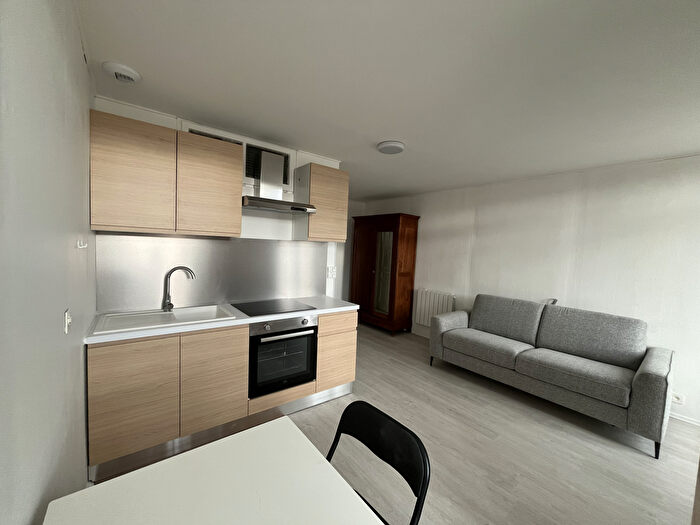 Appartement à louer - Saint-Agrève - 1 pièce