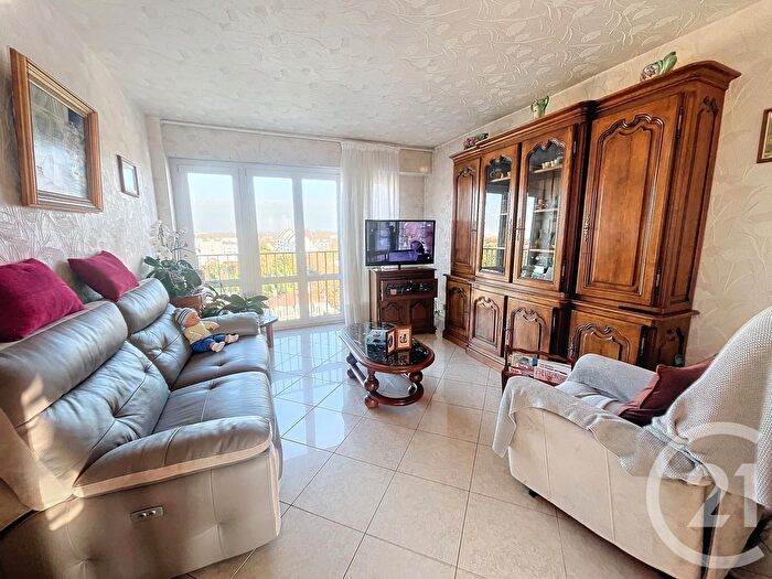 Appartement à vendre - Troyes, Saint-Martin - 4 pièces - 2 chambres
