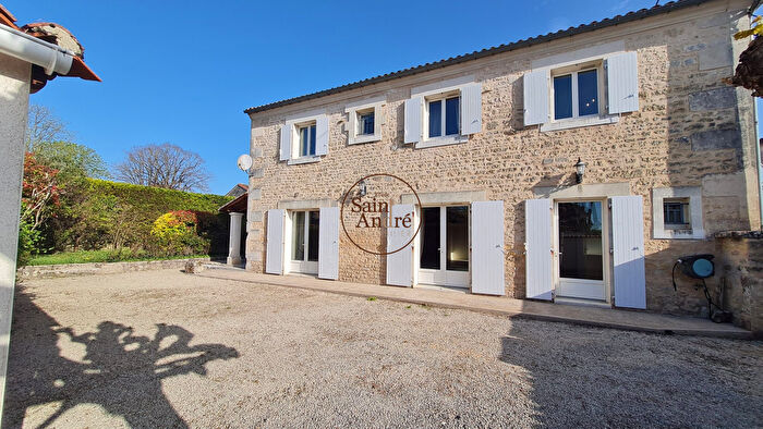 Hiersac : Maison 7 pièces à vendre