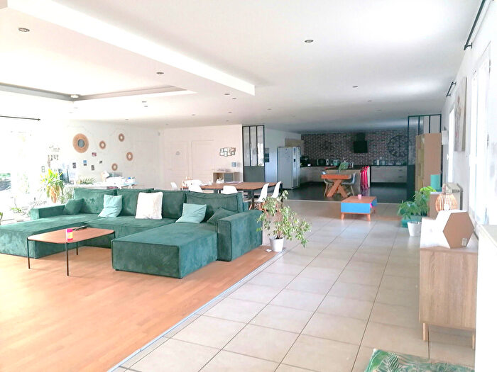 Maison à vendre - Pleugueneuc - 8 pièces - 6 chambres