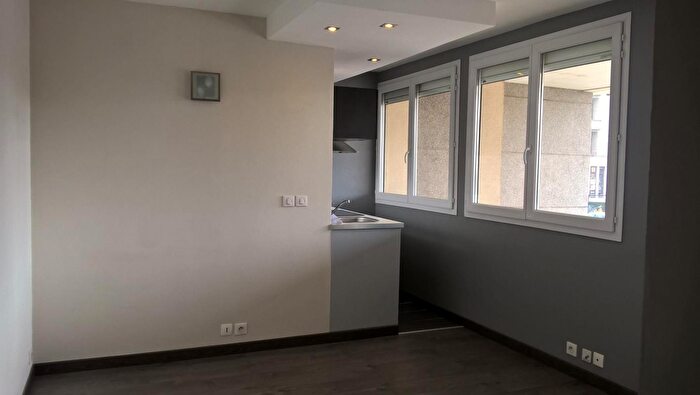 Appartement à louer - Grenoble, Eaux-Claires, Mistral - 2 pièces - 1 chambre