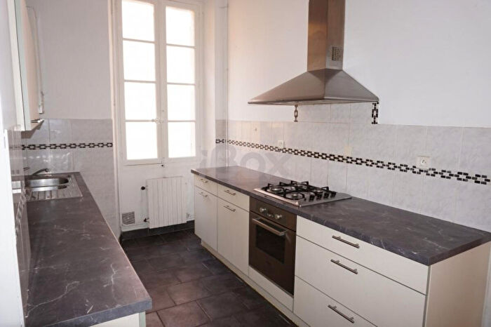 Appartement à louer - Toulon, Haute-ville - 4 pièces - 3 chambres