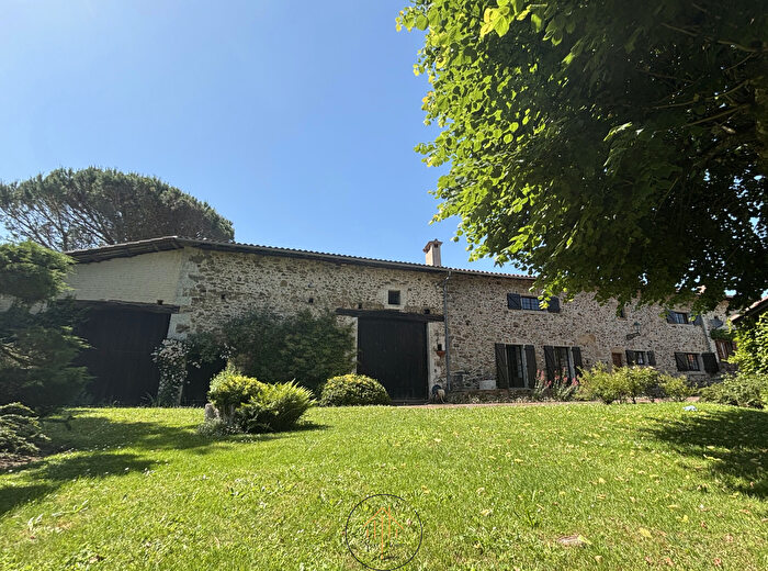 Massignac - Maison 5 pièces à vendre