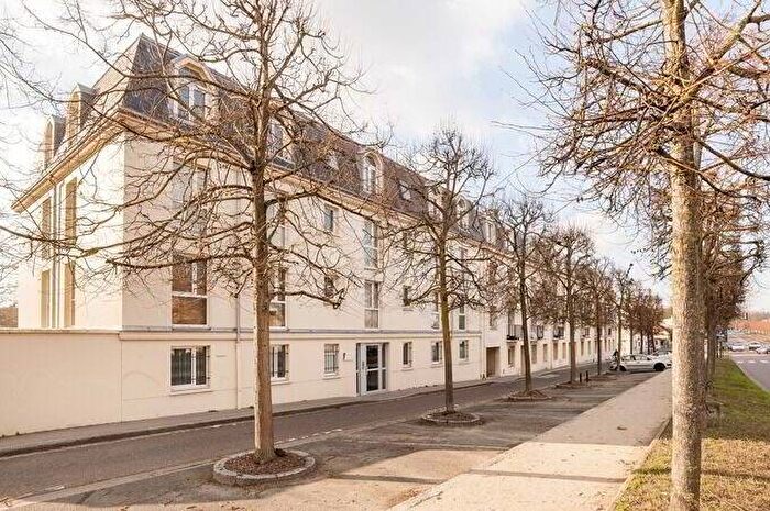 Appartement à louer - Notre Dame, Versailles - 3 pièces - 2 chambres