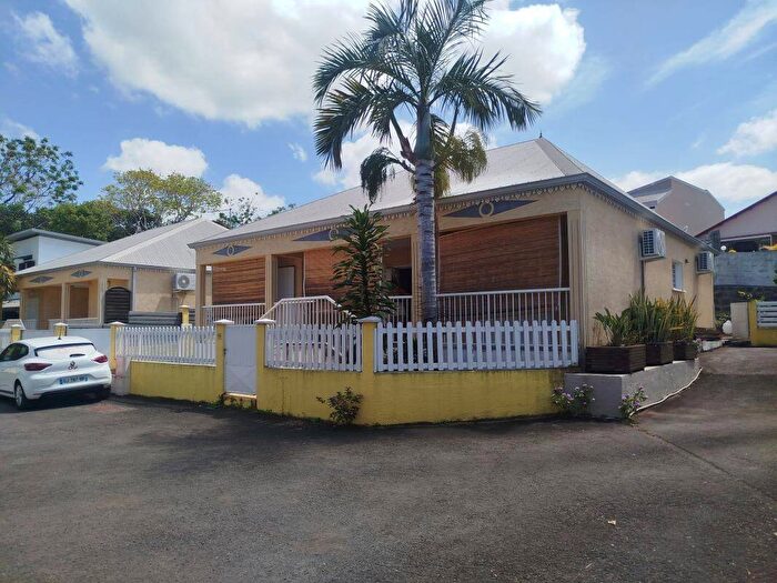 Maison à louer - Saint-Pierre - 4 pièces - 3 chambres