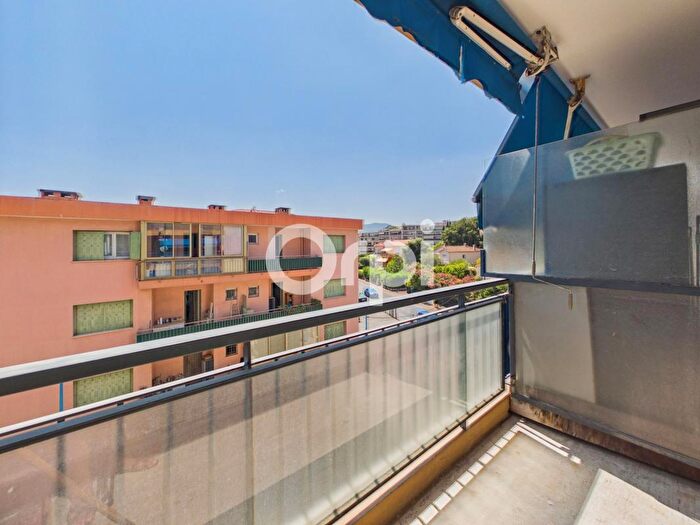 Appartement 1 pièce à louer à Mandelieu-la-Napoule, Les Termes