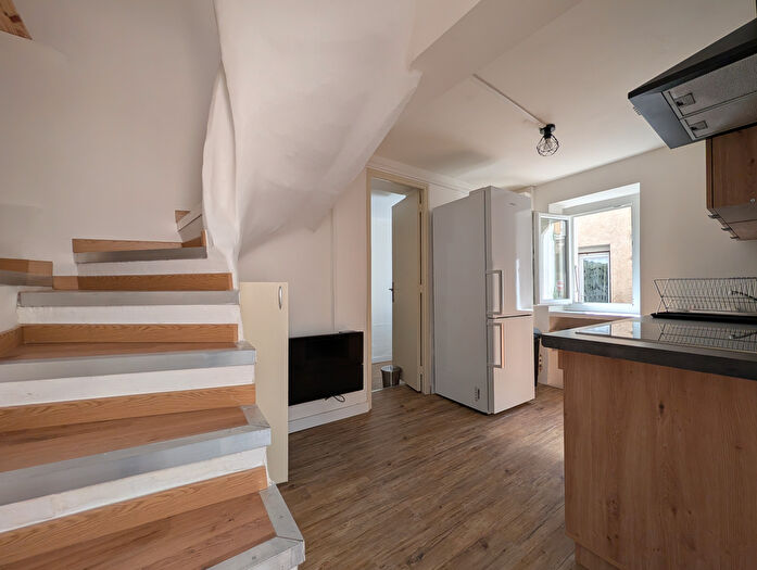 Sainte-Tulle : Maison 2 pièces à louer