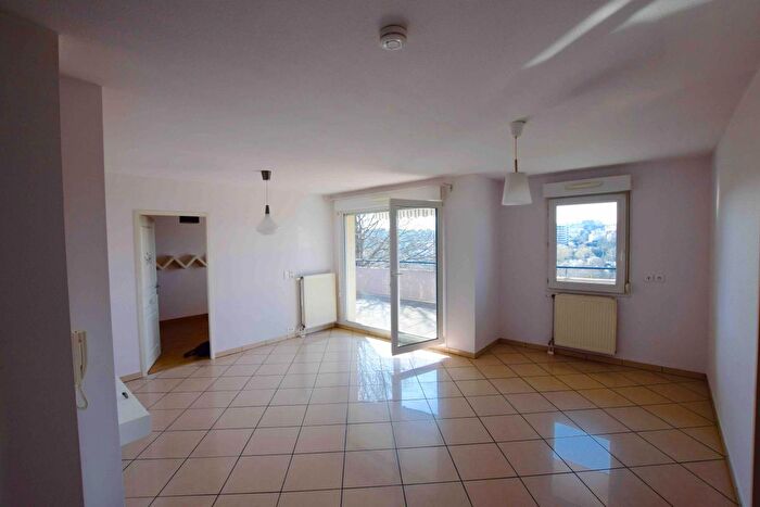 Appartement à louer - Montbéliard, Faubourg, Mont-Chevis, Chiffogne, Citadelle - 4 pièces - 3 chambres