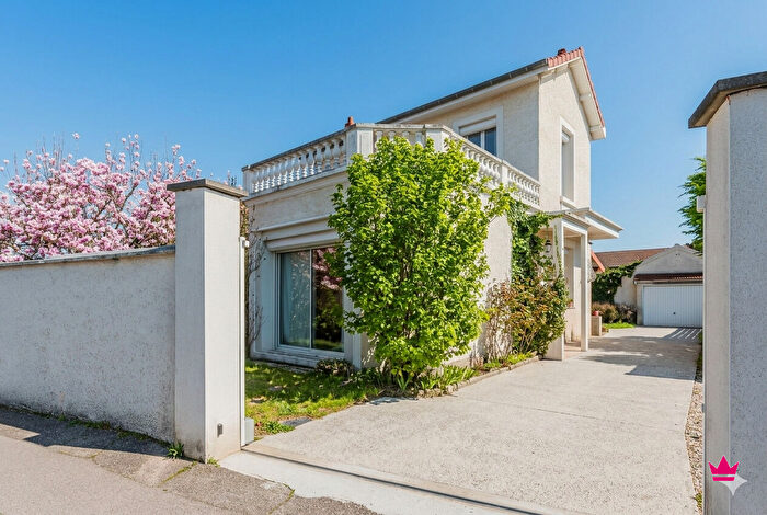 Maison à vendre - Meyzieu, Nord Ouest - 5 pièces - 4 chambres