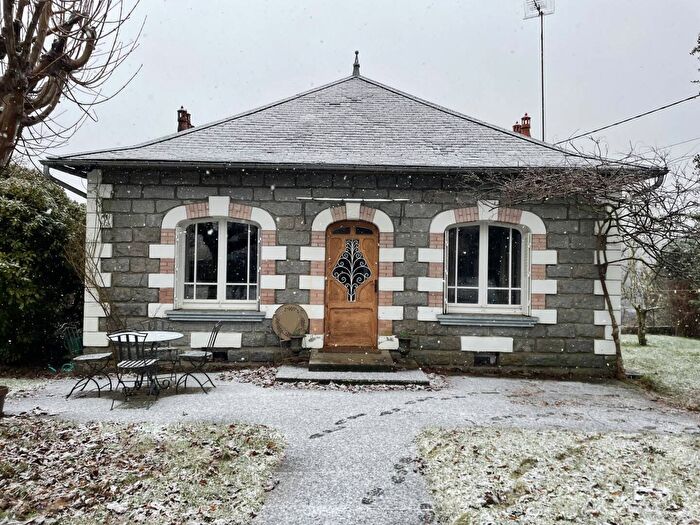 Maison à louer - Ussel - 4 pièces - 2 chambres