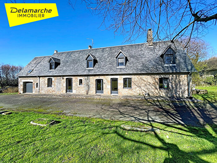 Maison à vendre - Le Luot - 8 pièces - 6 chambres