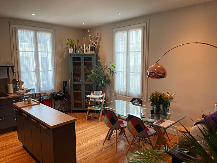 Appartement à louer - Bordeaux, La Bastide - 3 pièces - 2 chambres
