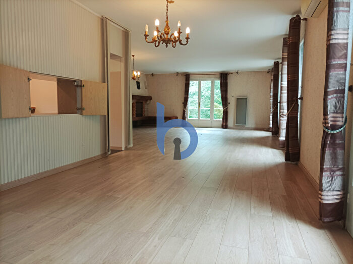 Maison à vendre - Maché - 9 pièces - 4 chambres