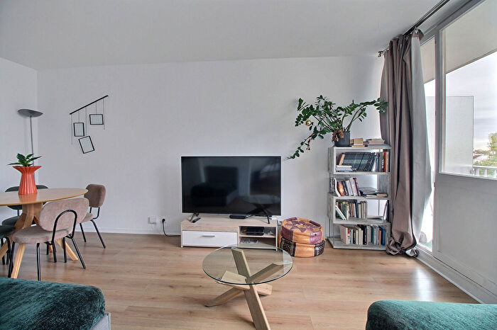 Appartement à vendre - Colombes, Centre-ville - 3 pièces - 2 chambres