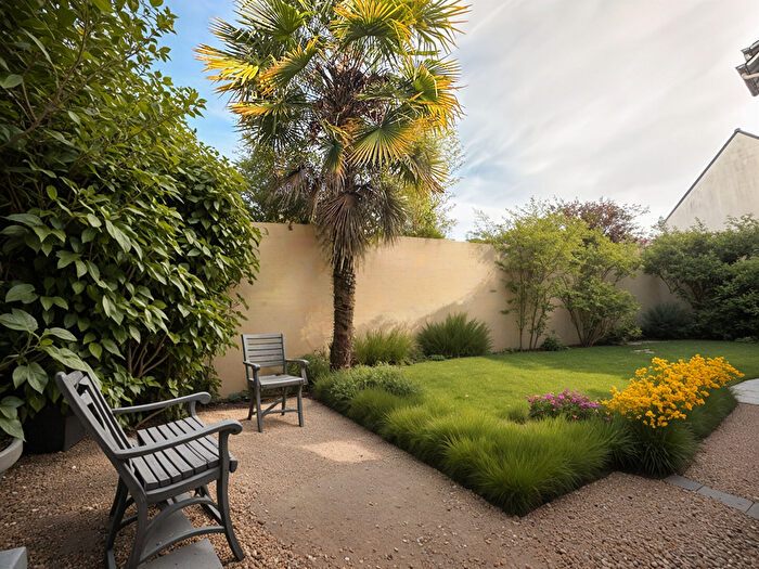 Maison à vendre - Quartiers Sud-Ouest, Sainte-Thérèse - 6 pièces - 4 chambres