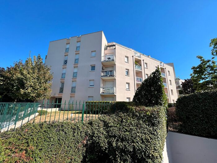 Appartement à vendre - Montgeron, Centre-ville, Gare - 1 pièce