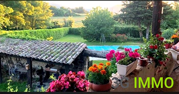 Maison 8 pièces à vendre - Saint-Vincent-de-Barrès