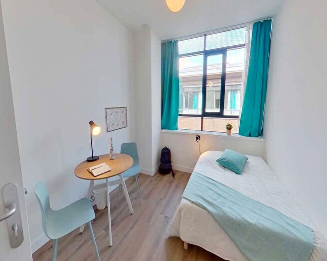 Appartement à louer - Bac-Bécon-Flachat-Colombes, Asnières-sur-Seine - 8 pièces - 15 chambres