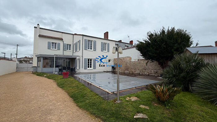 Maison à vendre - Aigrefeuille-dAunis - 7 pièces - 4 chambres