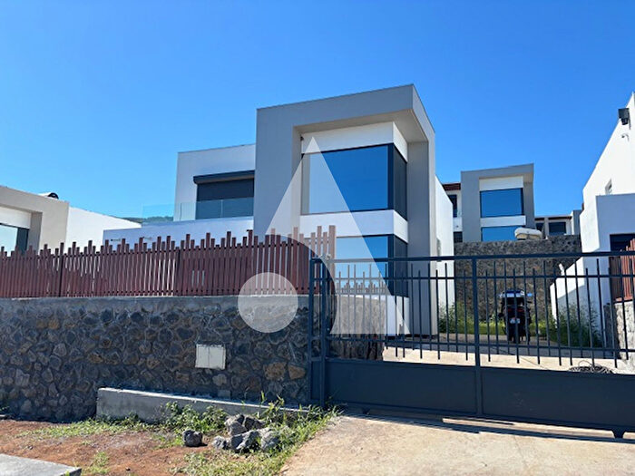 Maison à louer - La Possession, Sainte-Thérèse - 4 pièces - 3 chambres