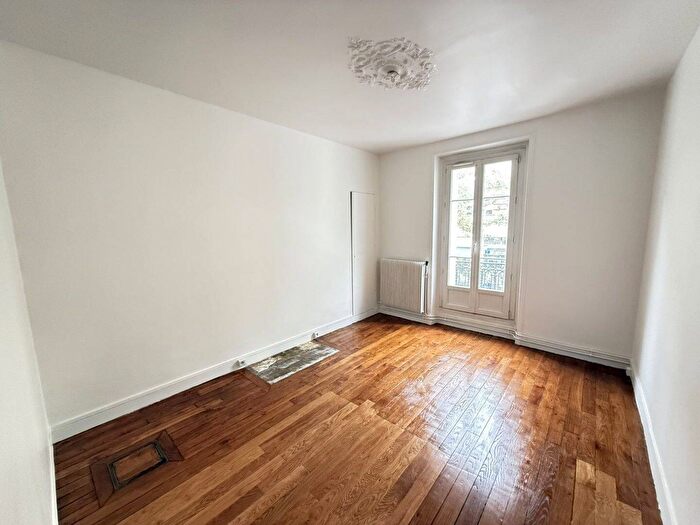 Secrétan, Paris 19ème arrondissement - Appartement 2 pièces à louer