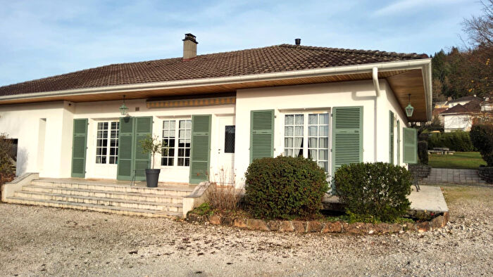 Maison à vendre - Saint-Martin-du-Frêne - 4 pièces - 3 chambres