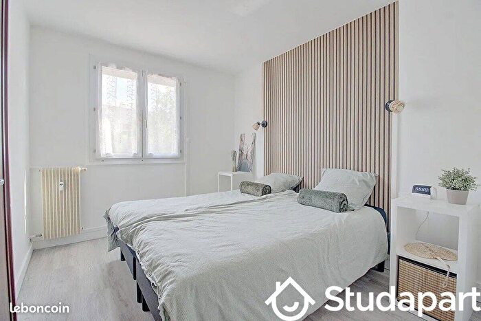 Appartement à louer - Résidence du Parc, Massy - 1 pièce - 4 chambres