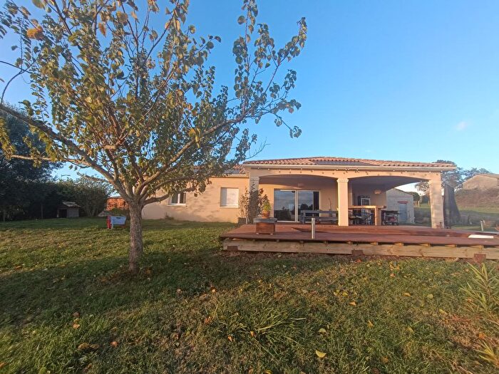 Maison à vendre - Saint-Romain-le-Noble - 5 pièces - 4 chambres