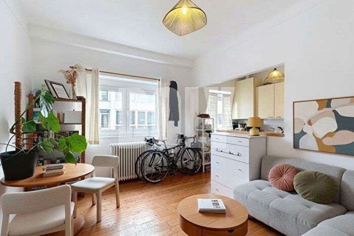 Appartement à vendre - Montrouge, Le vieux Montrouge - 2 pièces - 1 chambre