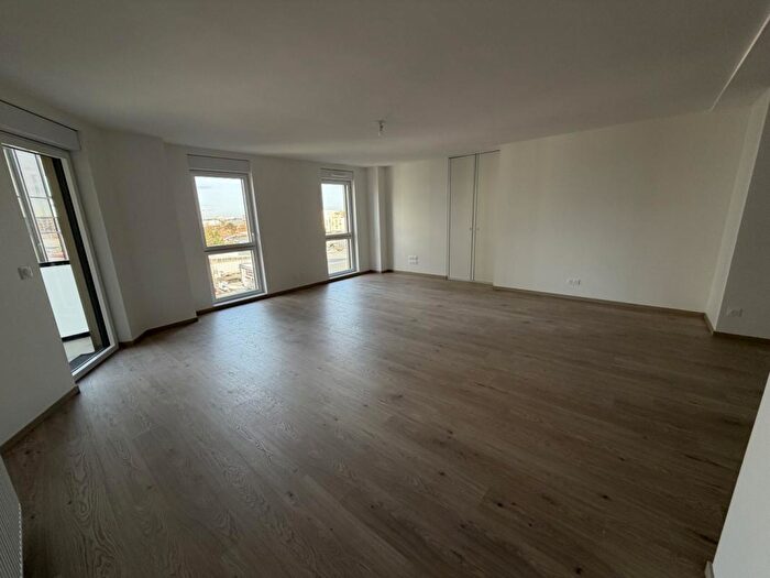 Appartement à louer - Bordeaux, Gare Saint-Jean - 3 pièces - 2 chambres