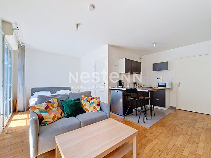 Saint-Cyr-l'École, Hôtel de ville : Appartement 1 pièce à vendre