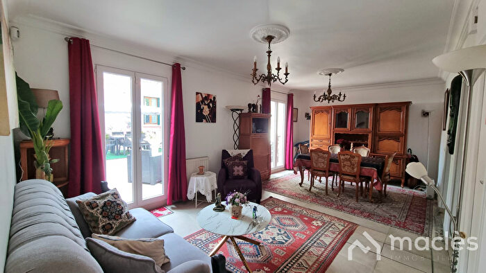 Maison à vendre - Aubervilliers, Robespierre, Cochennec, Péri - 6 pièces - 3 chambres