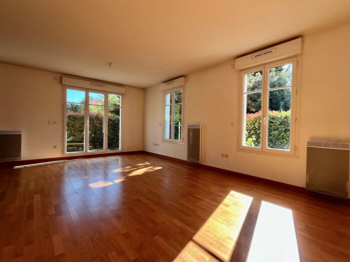 Appartement à vendre - Yerres, Grosbois, Sablière, Mare-Armée - 3 pièces - 2 chambres