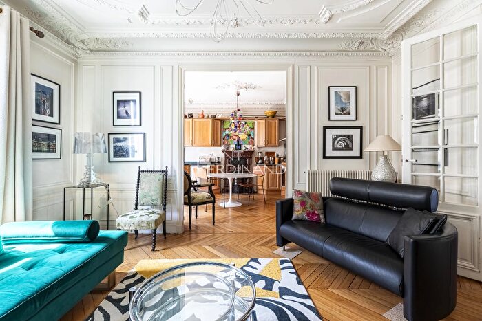 Paris 18ème, Barbès, Château Rouge - Appartement 5 pièces à vendre
