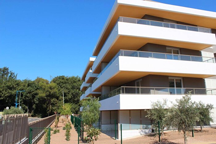 Appartement à louer - Vaug, Villeneuve-Loubet - 4 pièces - 3 chambres