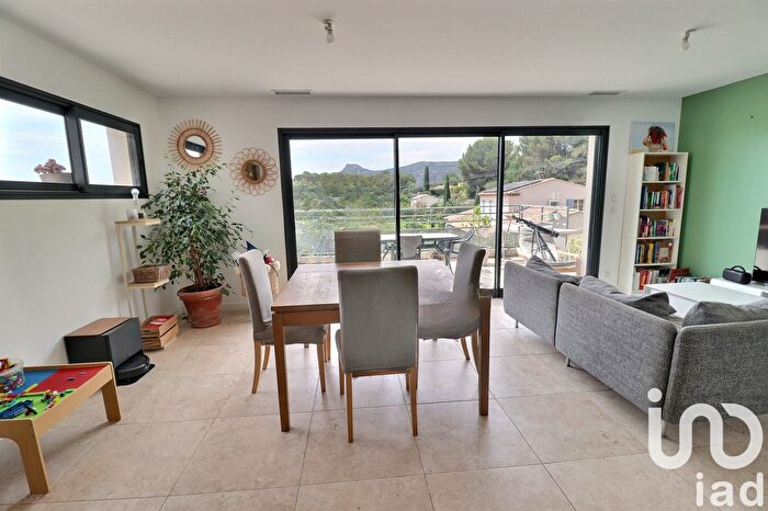 Maison à vendre - Roquevaire - 4 pièces - 3 chambres