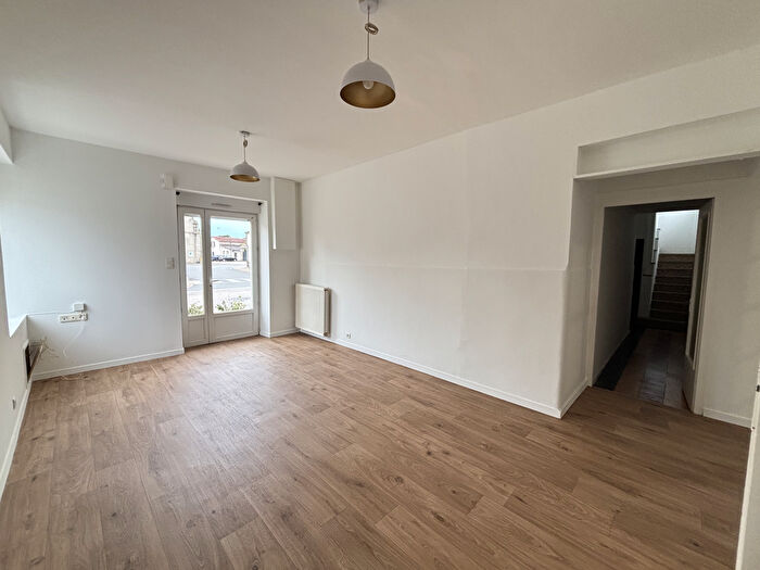 Maison 4 pièces à louer à Froidfond
