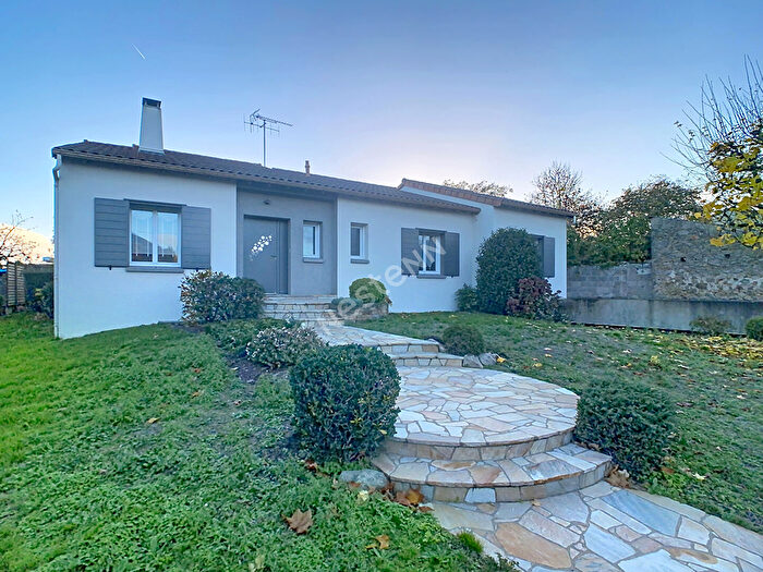 Maison à vendre - Saint-André-de-la-Marche - 6 pièces - 4 chambres