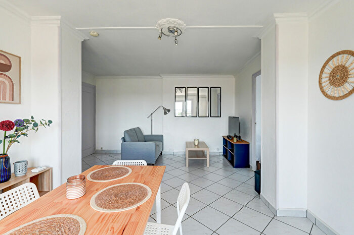 Appartement à louer - Lyon e , La Plaine, Santy - 4 pièces - 3 chambres