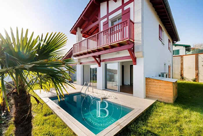 Maison à vendre - Urrugne - 4 pièces - 3 chambres