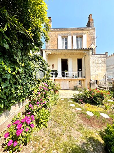 Maison à vendre - Pauillac - 8 pièces - 4 chambres