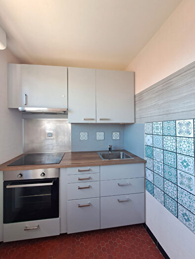 Appartement à louer - Dijon, Drapeau, Maladière - 1 pièce