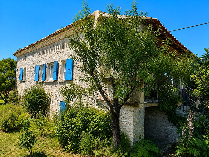 Montaigu-de-Quercy : Maison 6 pièces à vendre