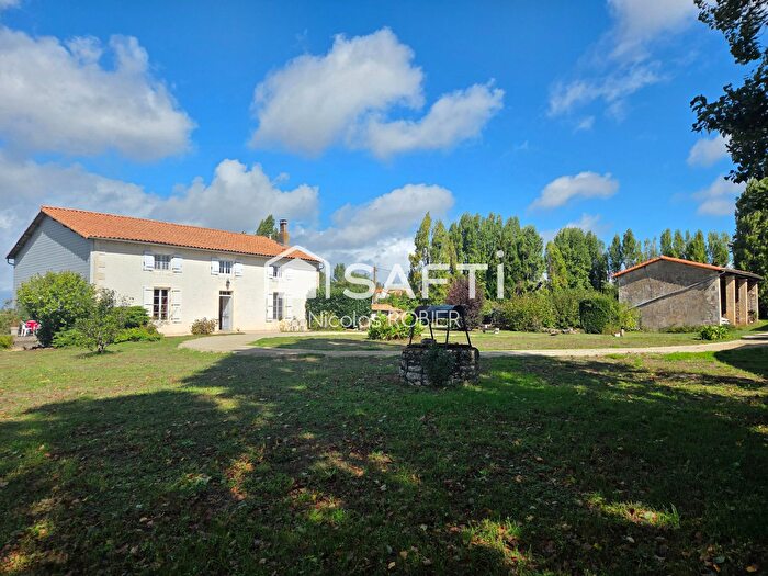 Maison 6 pièces à Cherveux, à vendre