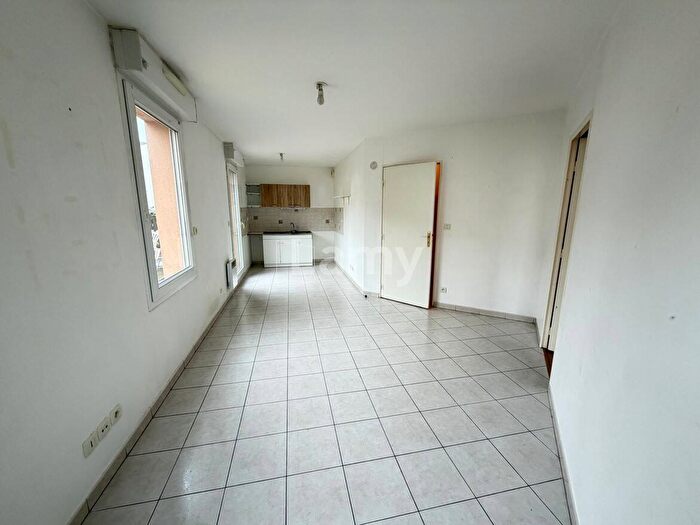 Appartement à louer - Cités-Gaillardin, Montargis - 2 pièces - 1 chambre