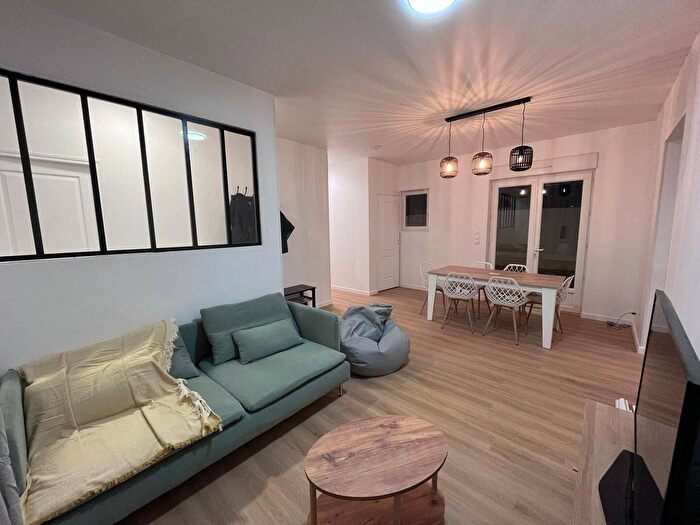 Maison à louer - Roubaix - 7 pièces - 6 chambres