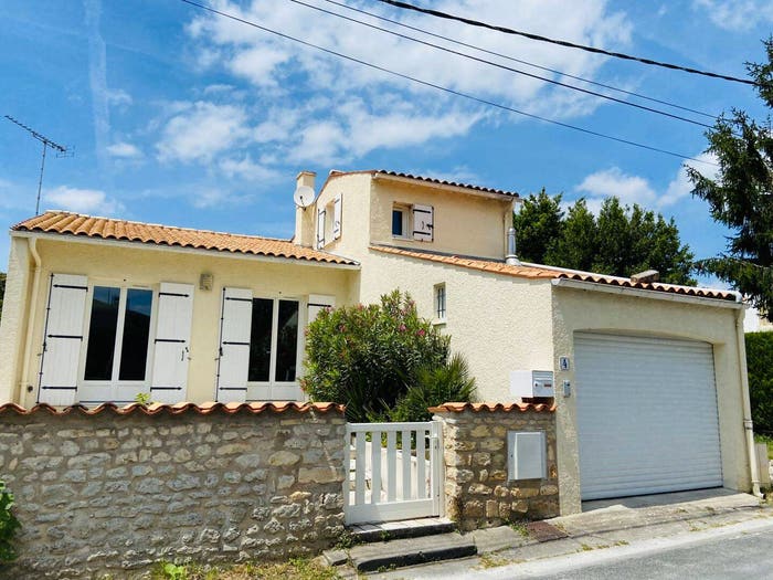 Maison 4 pièces à Cozes, à louer
