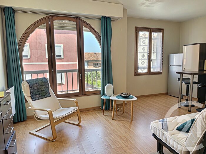 La Londe-les-Maures, Moulin-Vieux, Ondine, Mas d'Argent, Stade Vitria : Appartement 1 pièce à louer
