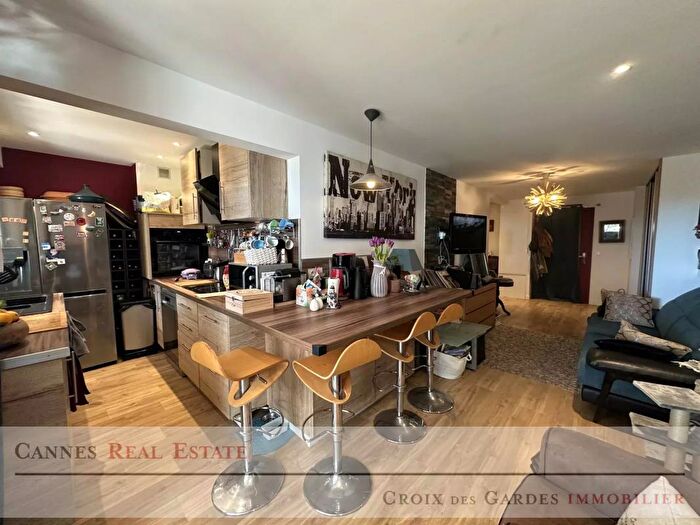 Appartement à vendre - Antibes, Antibes-les-Pins, Trianon, Le Fournel, Peyregoue - 2 pièces - 1 chambre